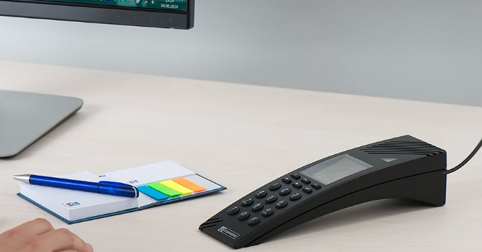 Desktop Intercom Stations & Control Desks | Schneider Intercom