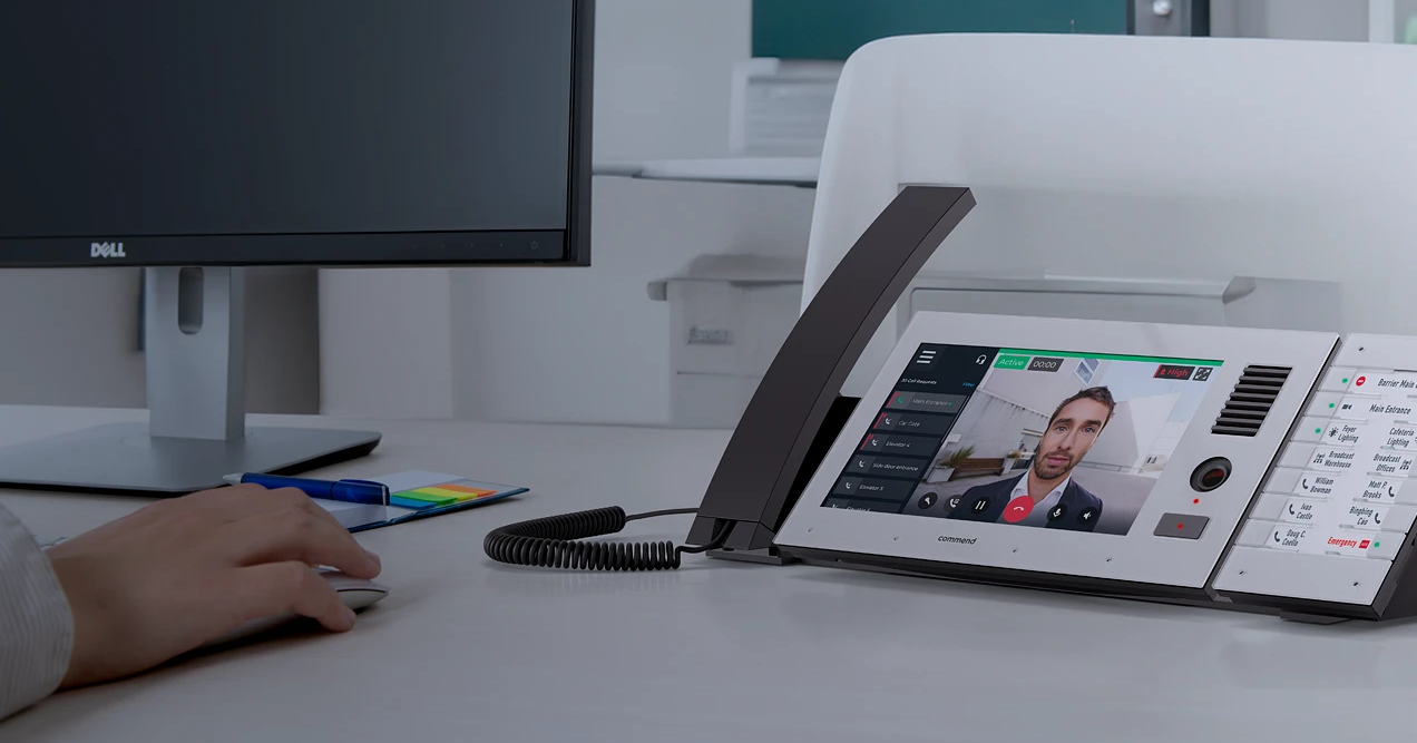 Intercom Control Desks for Smart System Management | Schneider Intercom